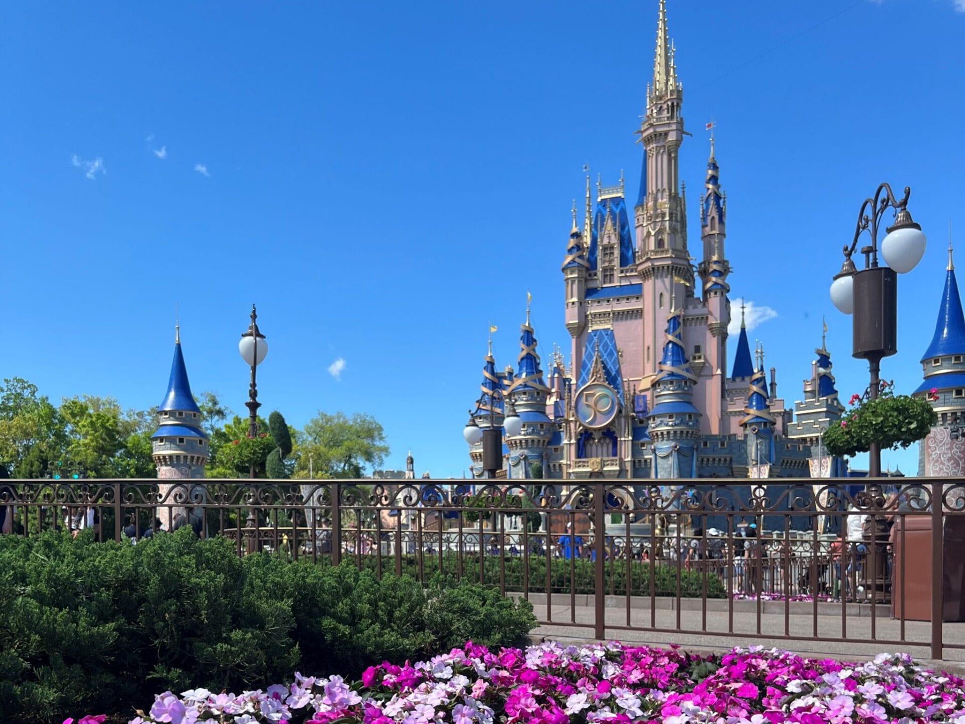 Surviving the Heat at Walt Disney World - Key To The World Travel
