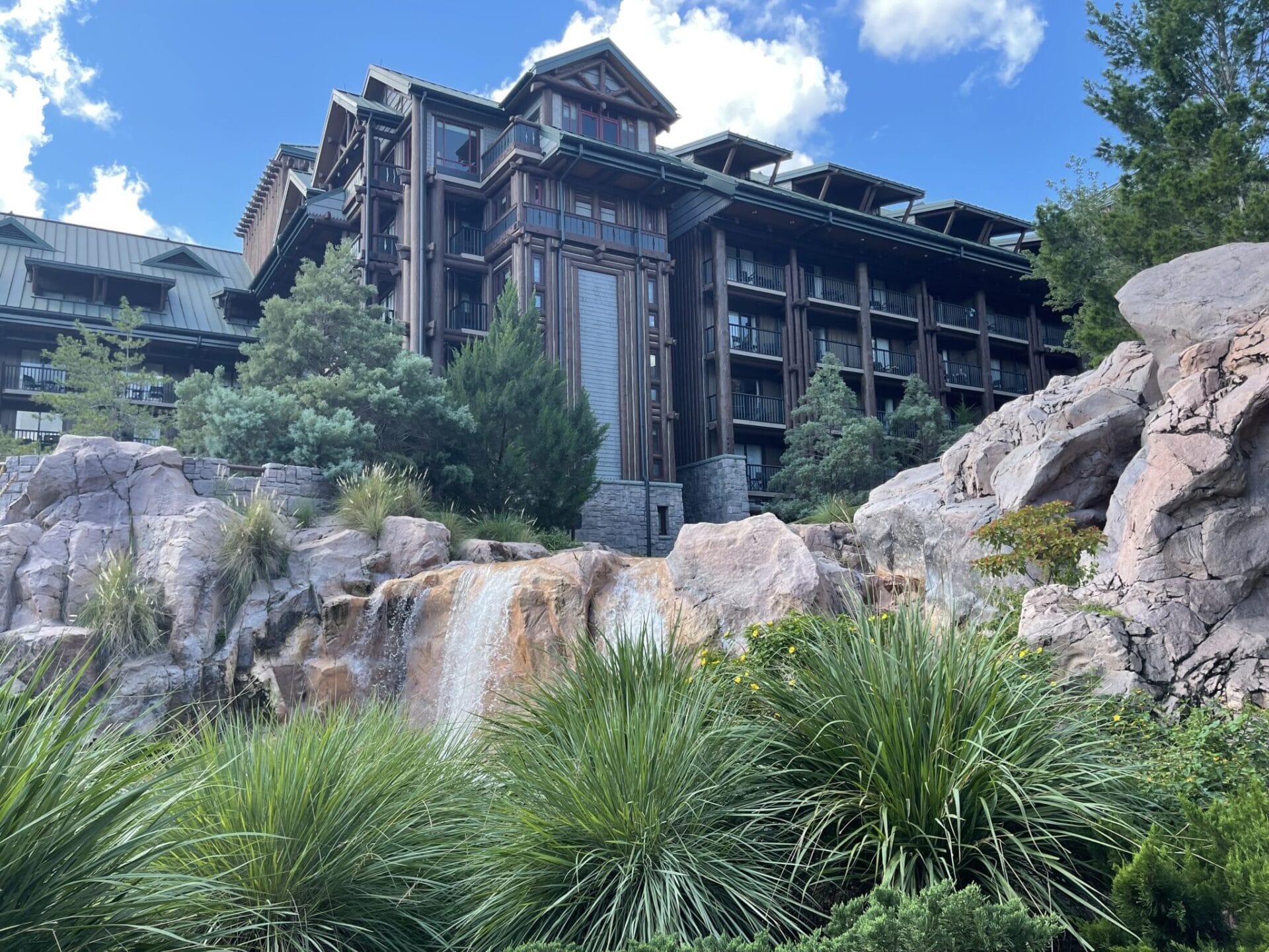 Disney's Wilderness Lodge - Key To The World Travel