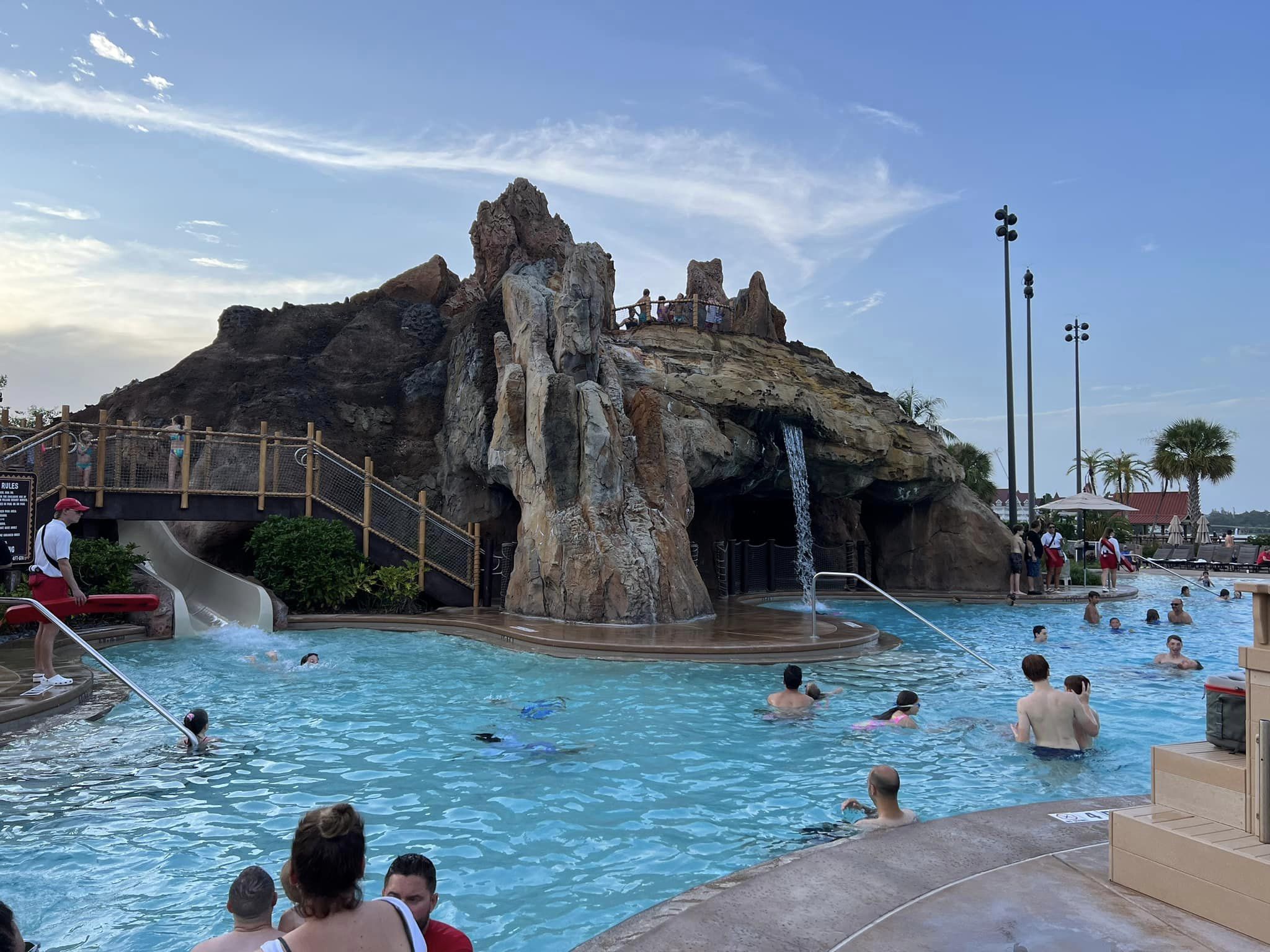 Disney's Polynesian Village Resort - Key To The World Travel