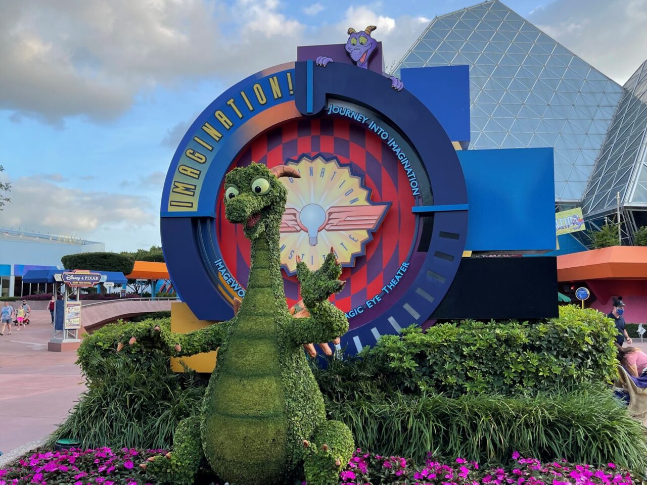 Complete Guide to EPCOT - Key To The World Travel