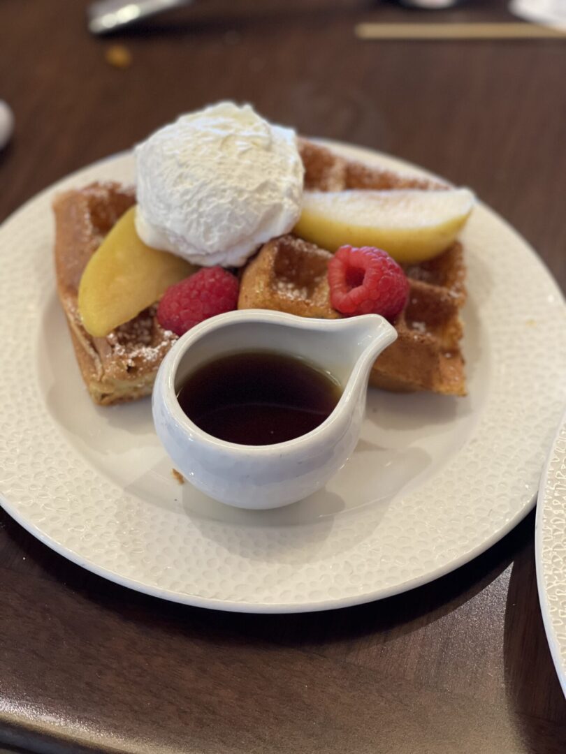Making The Most of the Disney Dining Plan - Key To The World Travel