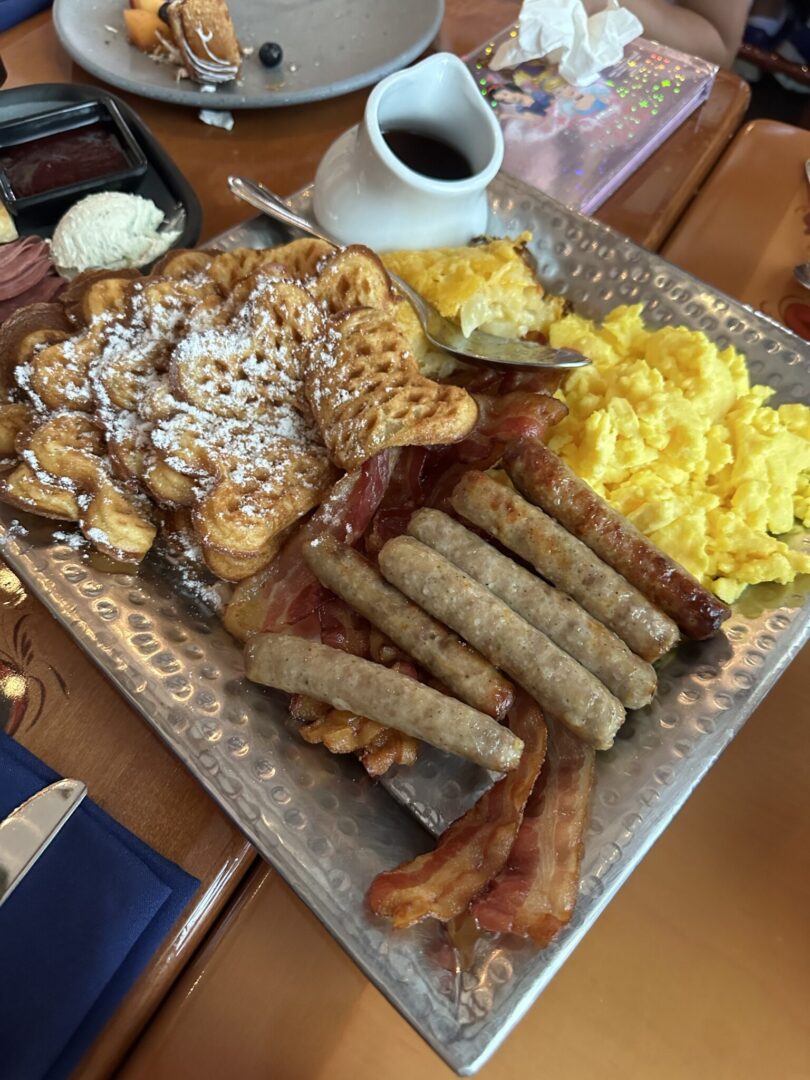 Making The Most of the Disney Dining Plan - Key To The World Travel