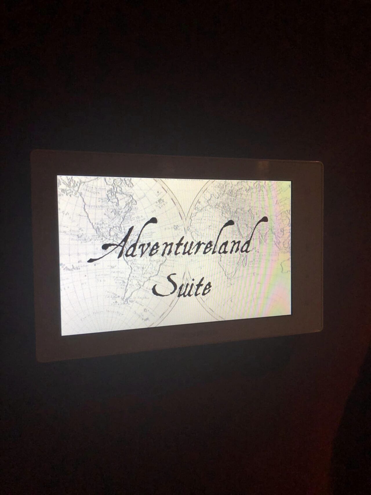 Disneyland Hotel - Key To The World Travel