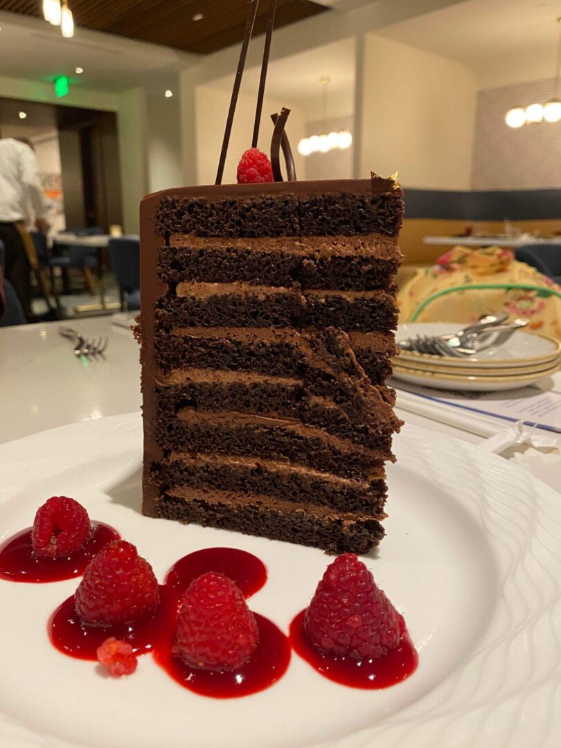 Disney Dining Plan: 7 Incredible Table-Service Restaurants - Key To The ...